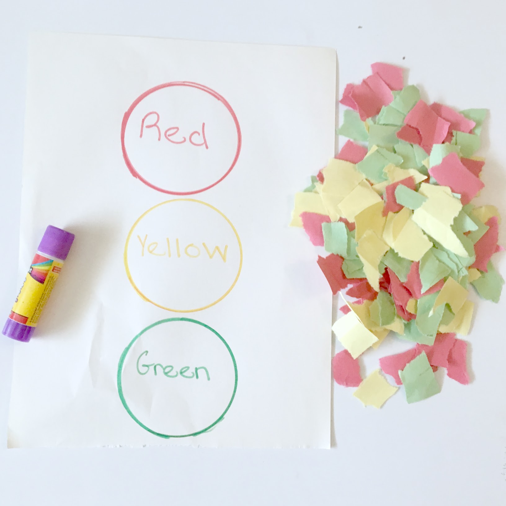 Kids Craft: Traffic Light Color Sorting – Kindred Inspiration